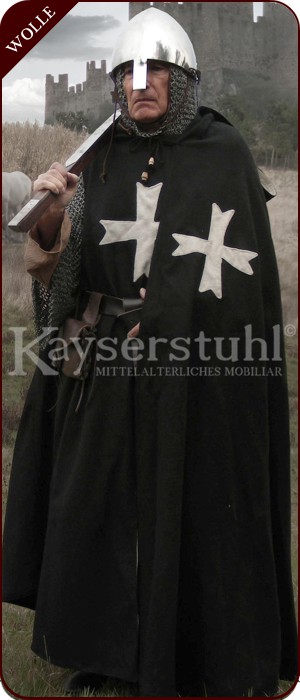 Waffenröcke und Umhänge für Ritter und Kreuzritter