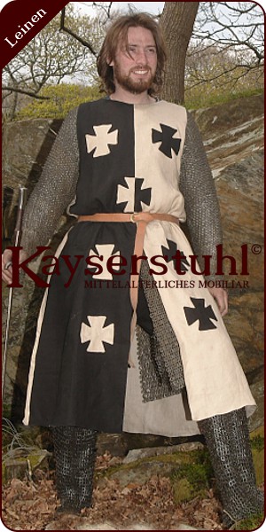Waffenröcke und Umhänge für Ritter und Kreuzritter